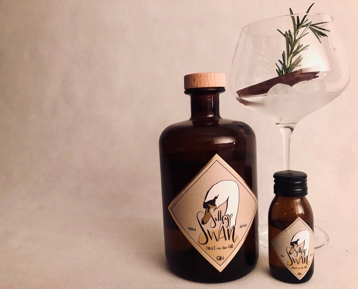 Over ons :: Silky Swan gin